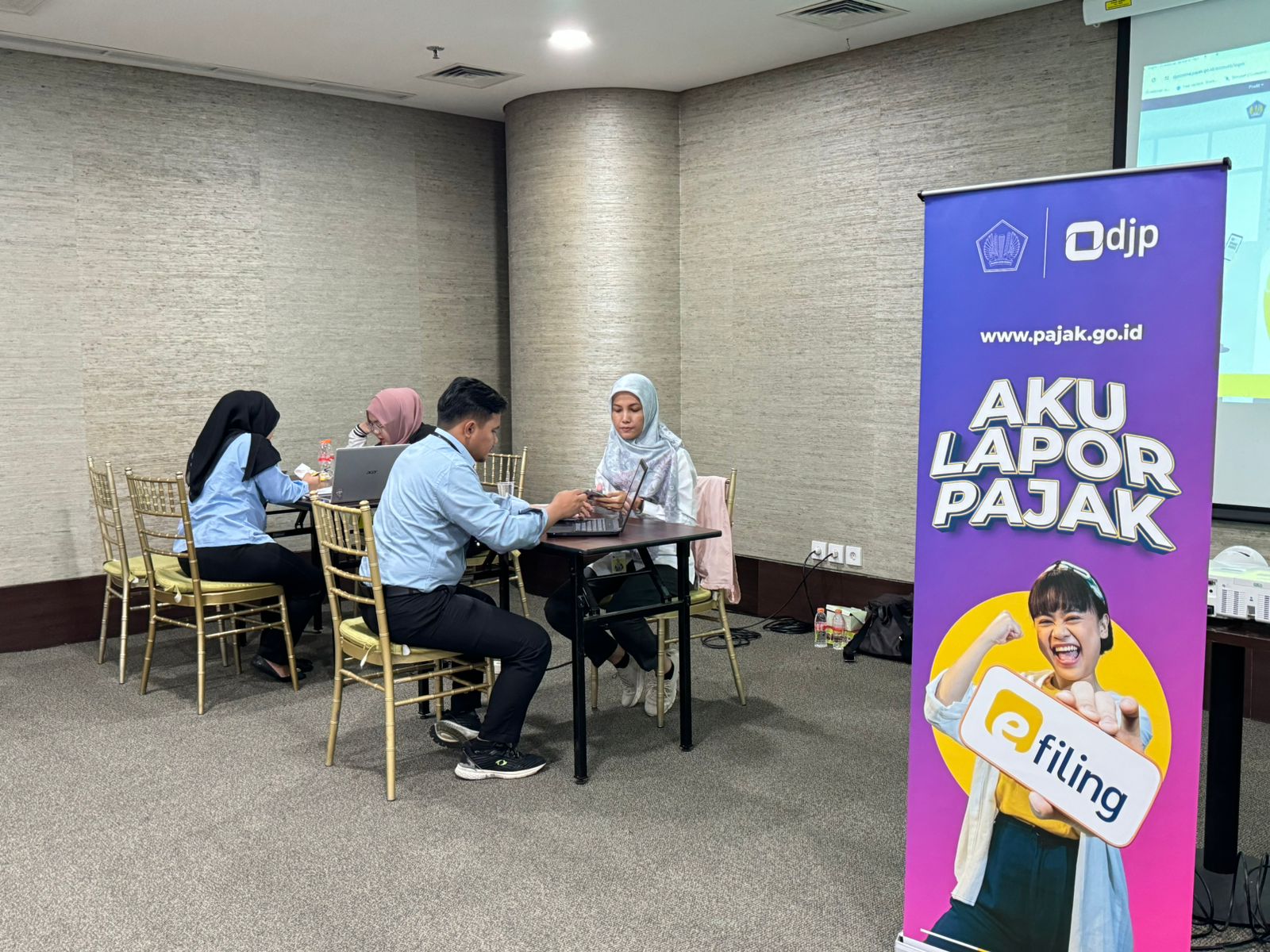 Pajak Jaksel I Buka Pojok Pajak di Sampoerna Strategic Square | Direktorat Jenderal Pajak
